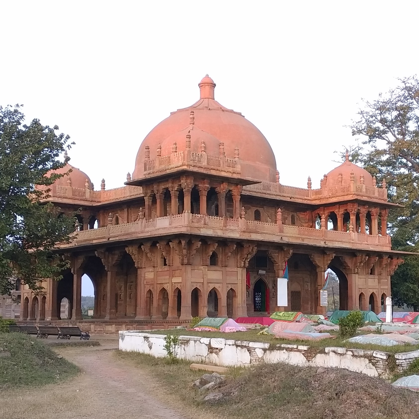 Maner, Patna : मनेर: शेरपुर में पुलिस ने छापेमारी कर करीब 150 लीटर देसी ...